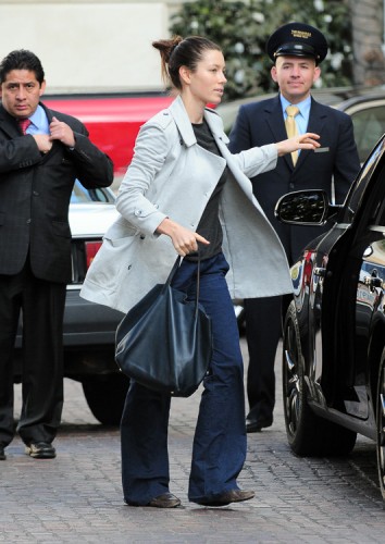 The Many Bags of Jessica Biel - PurseBlog