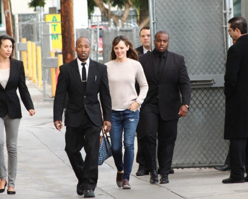 Jennifer Garner Totes an Uncharacteristically Bright Prada Bag - PurseBlog