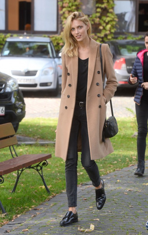 Anja Rubik Does Perfect Model-Off-Duty Style with a Little Gucci Bag ...