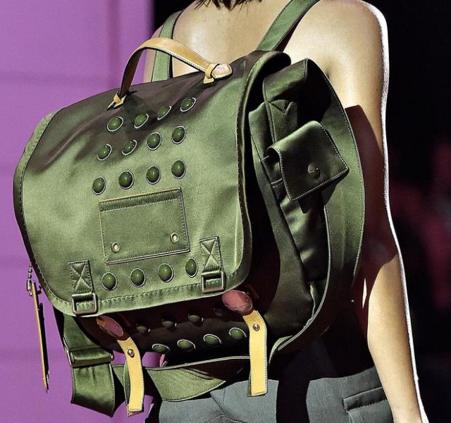 Marc Jacobs Continues His Handbag Push With Military Vibes For Spring ...