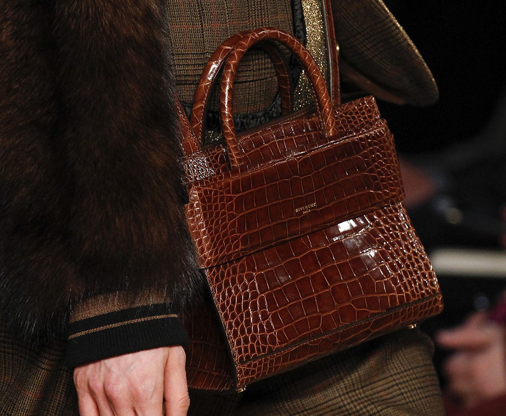 Givenchy Gave Us A Better Look At Its Big New Bag On Its Fall 2016 ...
