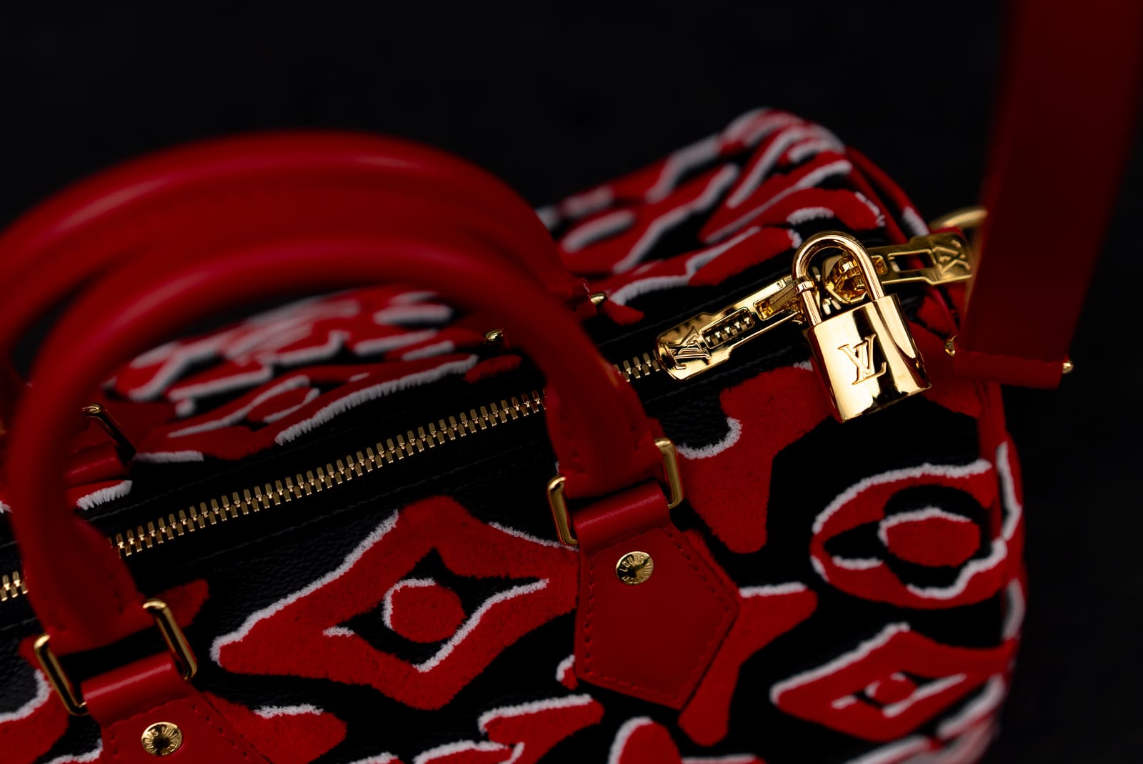 New Year, New Collaboration: Louis Vuitton x Urs Fischer New Year, New Collaboration: Louis Vuitton x Urs Fischer