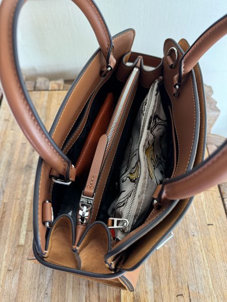 Review: The Le Tanneur Emie Bag | PurseBlog