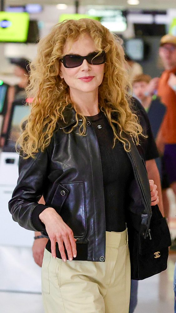 Nicole Kidman Just Nailed Airport Style With a Chanel 25 in Hand ...